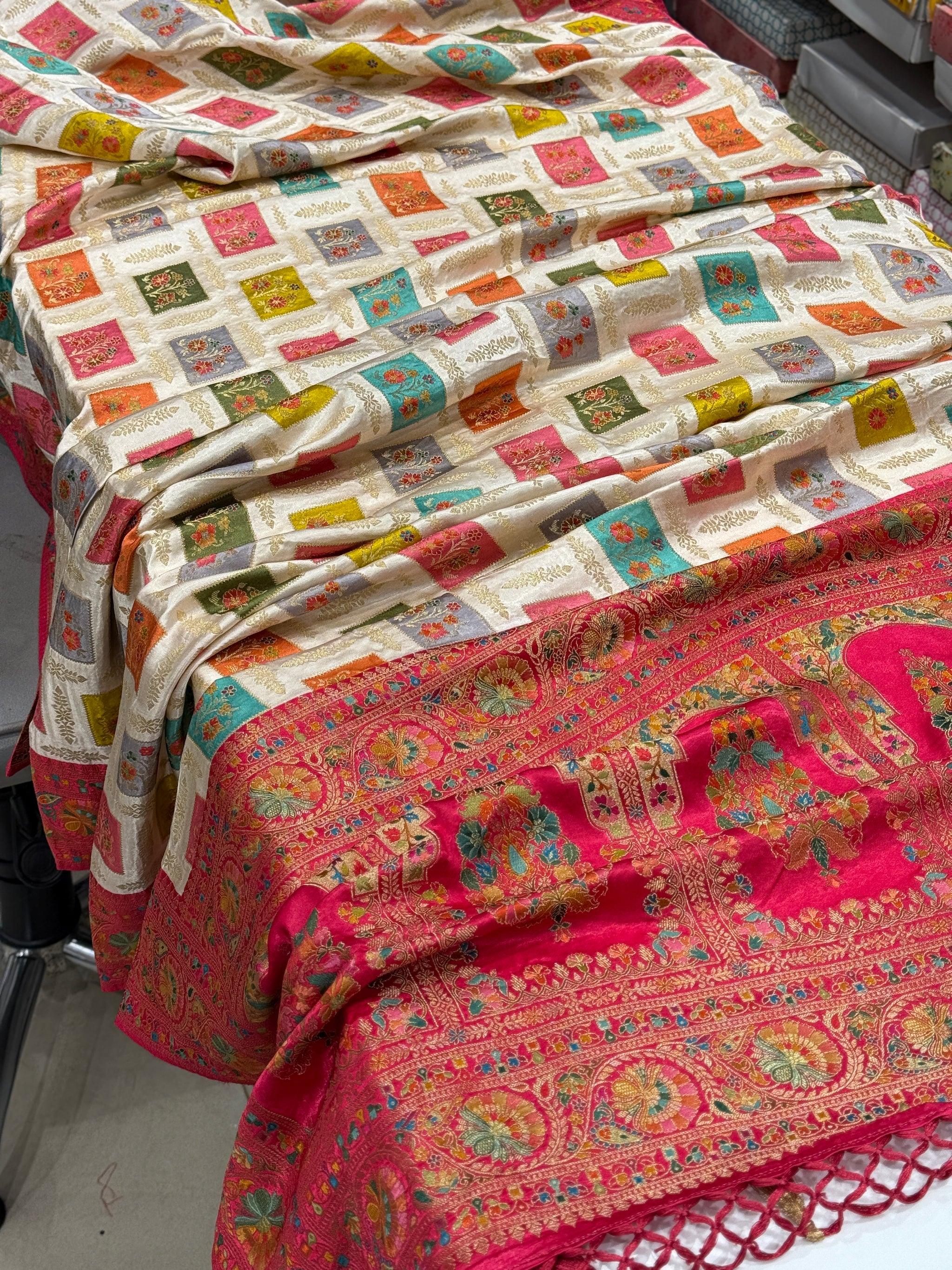 Moti White Box Check Banarasi Modal Satin Rangkat Saree